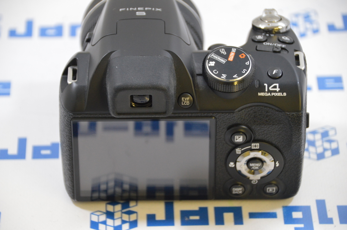 レトロなデザインに酔いしれます フジフィルム FUJIFILM デジタルカメラ FinePix S4500 ブラック F FX-S4500B ...