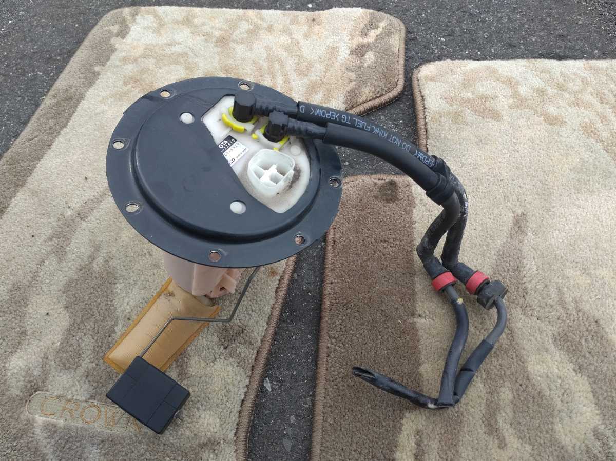 フューエルポンプ 燃料ポンプ 77020-22010 101961-6920 トヨタ クラウン JZS175 JZS171 17系 検 ...