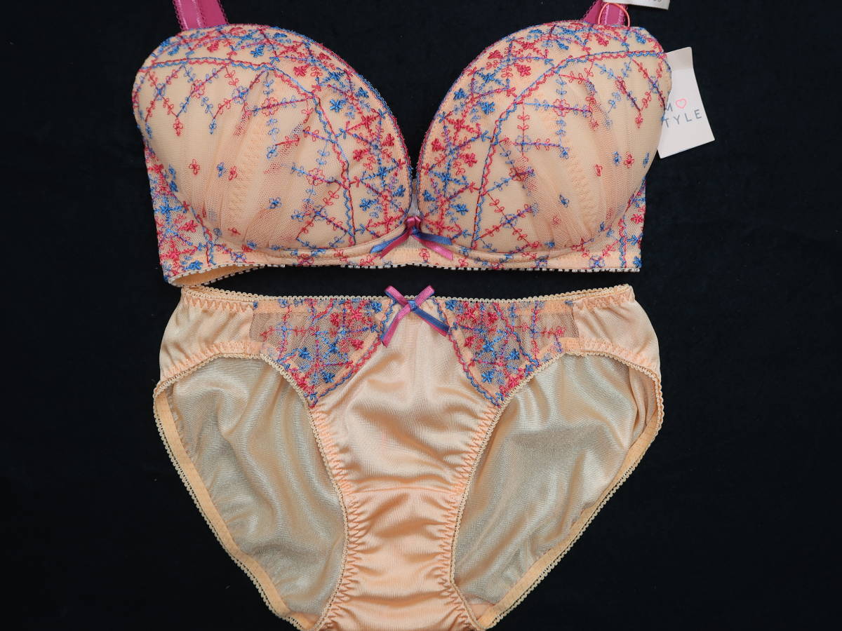 82 E65-M トリンプ アモスタイル AMOSTYLE ブラジャーショーツセット 寄せブラ ノンワイヤー オレンジ色 系(65以下)｜売買されたオークション情報、yahooの商品情報を ...