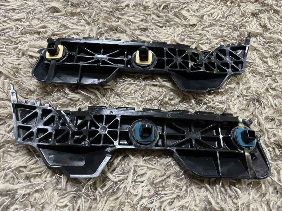 ヴィッツ vitz 90系 リアバンパー リテーナー リアバンパーサイドサポート 左右 セット 52575-52111 52576-52091 ...