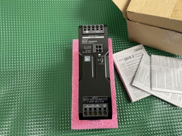 新品 ！！ 未使用 純正保障 オムロン ( omron ) S8VK-S24024 スイッチング パワーサプライ 24V 240W 建築材料、住宅設備