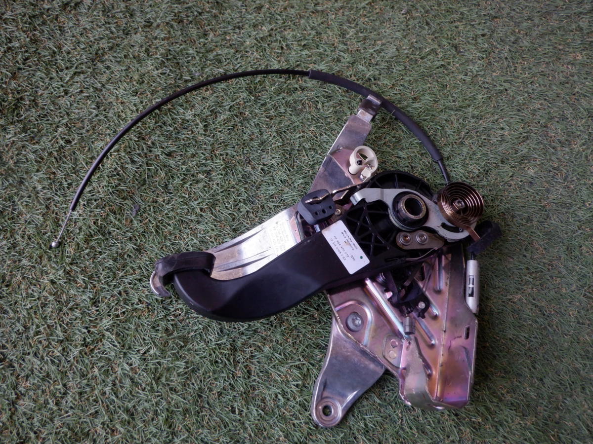 ベンツ純正 W204 Cクラス サイドブレーキ ハンドブレーキレバー A2044201284 22-3-714(メルセデス・ベンツ用)｜売買さ ...