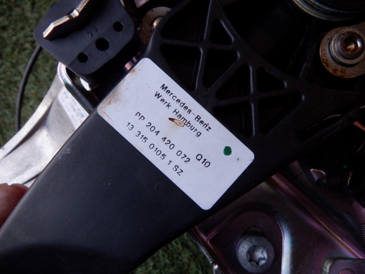 ベンツ純正 W204 Cクラス サイドブレーキ ハンドブレーキレバー A2044201284 22-3-714(メルセデス・ベンツ用)｜売買さ ...