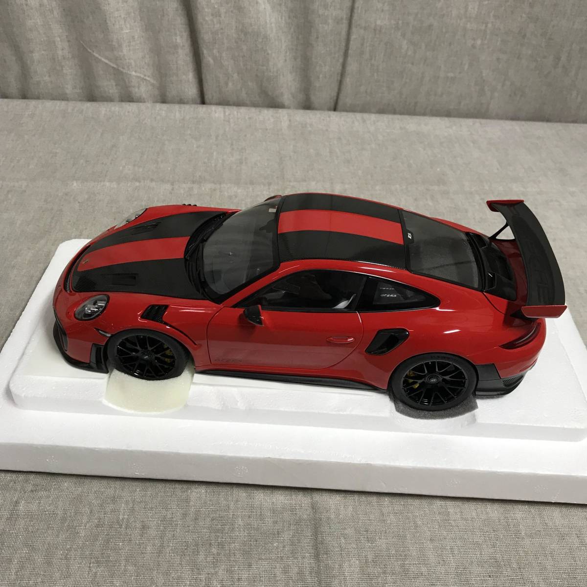 AUTOart 1/18 ポルシェ 911 991.2 GT2 RS ヴァイザッハ パッケージ レッド/カーボンブラック 完成品 78173 ...