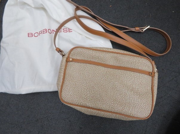 62091 Borbonese ボルボネーゼ ショルダーバッグ(ショルダーバッグ)｜売買されたオークション情報、yahooの商品情報をアーカイブ公開 - オークファン（aucfan.com）