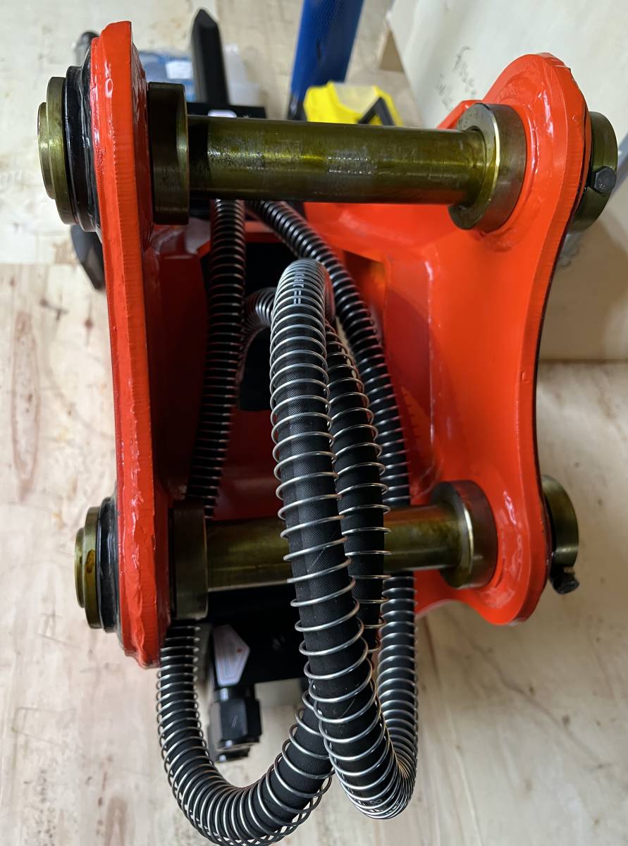 ヤンボ油圧ブレーカ 0.2m3クラス 住友:SH45 IHI:IS40~IS55 キャタピラー:304/305 北越工業:AX40~AX58 ピン径45㎜ 4t 5.5t(建設機械、重機 ...