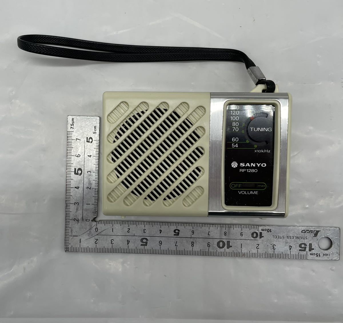 い-2-48 サンヨー RP1280 ポケットラジオ 携帯ラジオ AM トランジスタ ラジオ 昭和レトロ SANYO / 品(ラジカセ)｜売買されたオークション情報、yahooの商品情報を ...