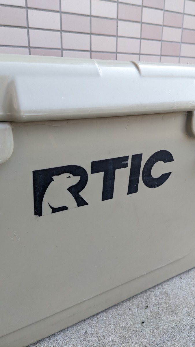RTIC クーラー クーラーボックス 45 TAN タンカラー キャンプ USA製 COOLER RTIC BBQ / YETI イエティ ...