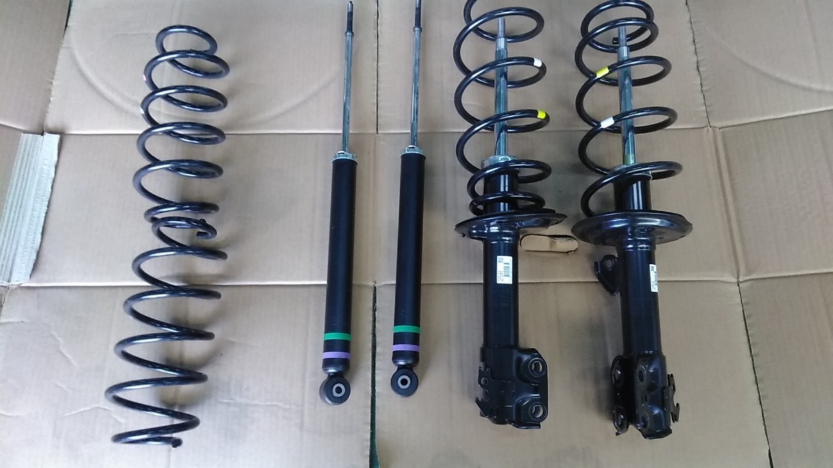 トヨタ NRE161G カローラフィールダー 純正サスペンション ショック スプリングセット 新車外し 48510-13250(サスペンションキット（一式）)｜売買されたオークション情報 ...