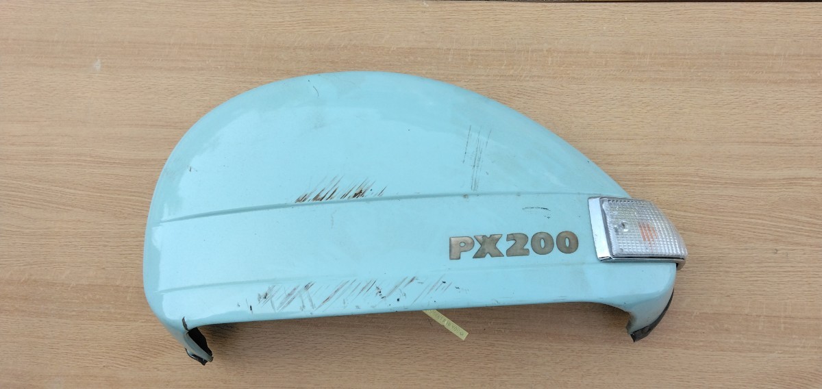 サイドカバー左側 ピアジオベスパPX200Eより取り外し(ピアジオ用)｜売買されたオークション情報、yahooの商品情報をアーカイブ公開 ...