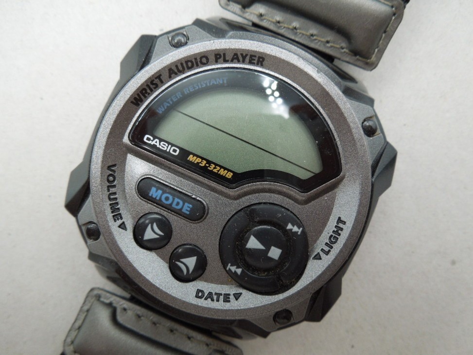 T ヨ2-87 CASIO カシオ/腕時計 MP3 AUDIO PLAYER WMP-1 32MB/電池切れ ジャンク扱い/ 傷 汚れ有(その ...