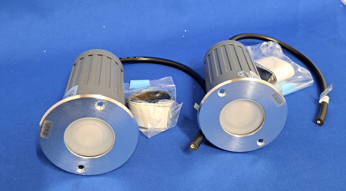 タカショー LEDIUS グランドライト 5型 地中埋込型 ガーデンライト ステンレスシルバー ガラス 電球色 80lm φ65 HBD-D08S 2台(工事用材料)｜売買されたオークション ...