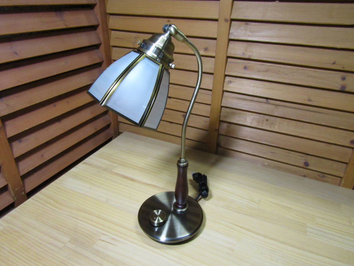 Y 974 村上工作所 テーブルランプ W-3105(テーブルスタンド)｜売買されたオークション情報、yahooの商品情報をアーカイブ公開 - オークファン（aucfan.com）