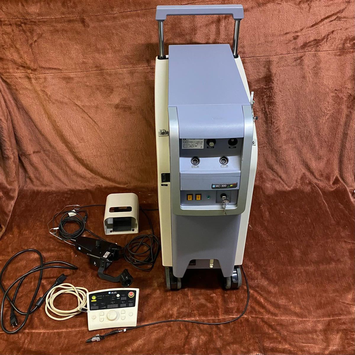 NIDEK 多色レーザー光凝固装置 NIDEK MC-300 品 d001(めがね、コンタクト)｜売買されたオークション情報、yahooの商品 ...