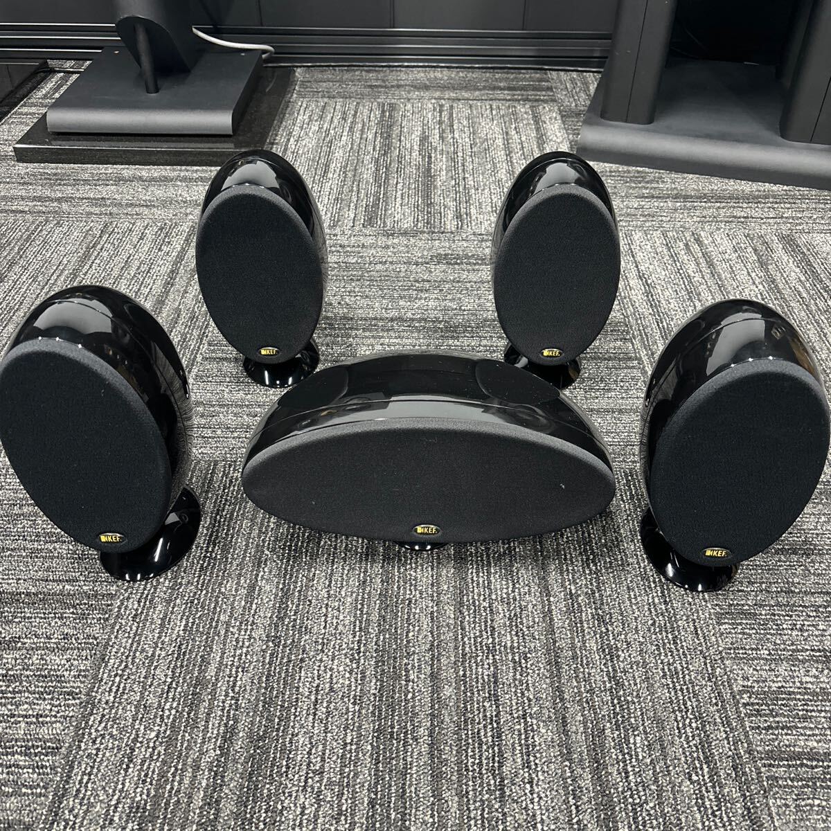 KEF スピーカーシアターセット 5.1ch 別売りスタンド付き KEF KHT3005 SE K2(サラウンドセット)｜売買された ...