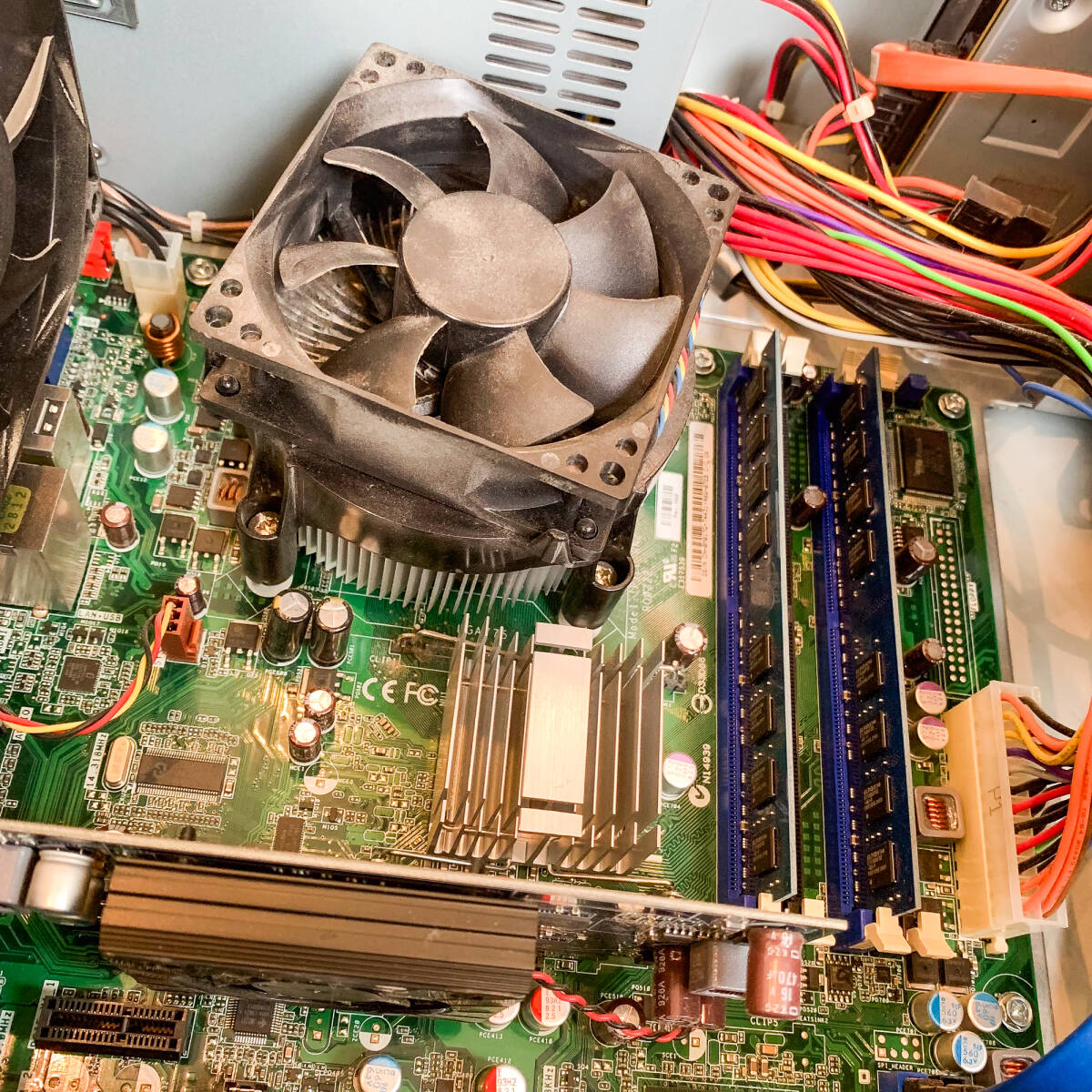ジャンク品 HDD無し Dell Studio 540 Core2 Quad Q8300 Yorkfield LGA775 RAM 4GB ...