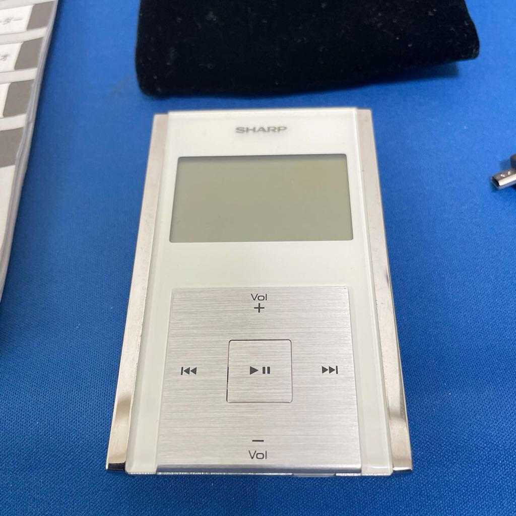 SHARP シャープ デジタルオーディオプレーヤー MP-A100-W ホワイト トランスミッター搭載 保管ジャンク品(本体)｜売買されたオークション情報、yahooの商品情報をアーカイブ公開 ...