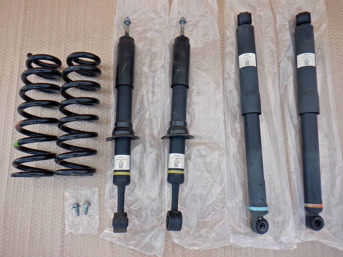 トヨタ GUN125 ハイラックス HILUX 純正ショック アブソーバー サスペンション スプリング ストラット48510-0KC40 ...