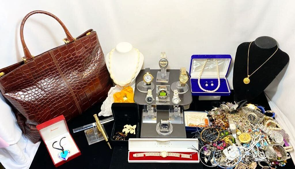 I1011 遺品整理 アクセサリー 腕時計 おまとめ Baccarat SEIKO CITIZEN dunhill FOSSIL TISSOT ...