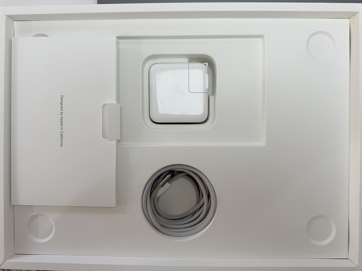 Apple MacBook Air 13インチ A3113 MRXN3J/A メモリ8GB SSD/256GB ノートパソコン PC M3 ...