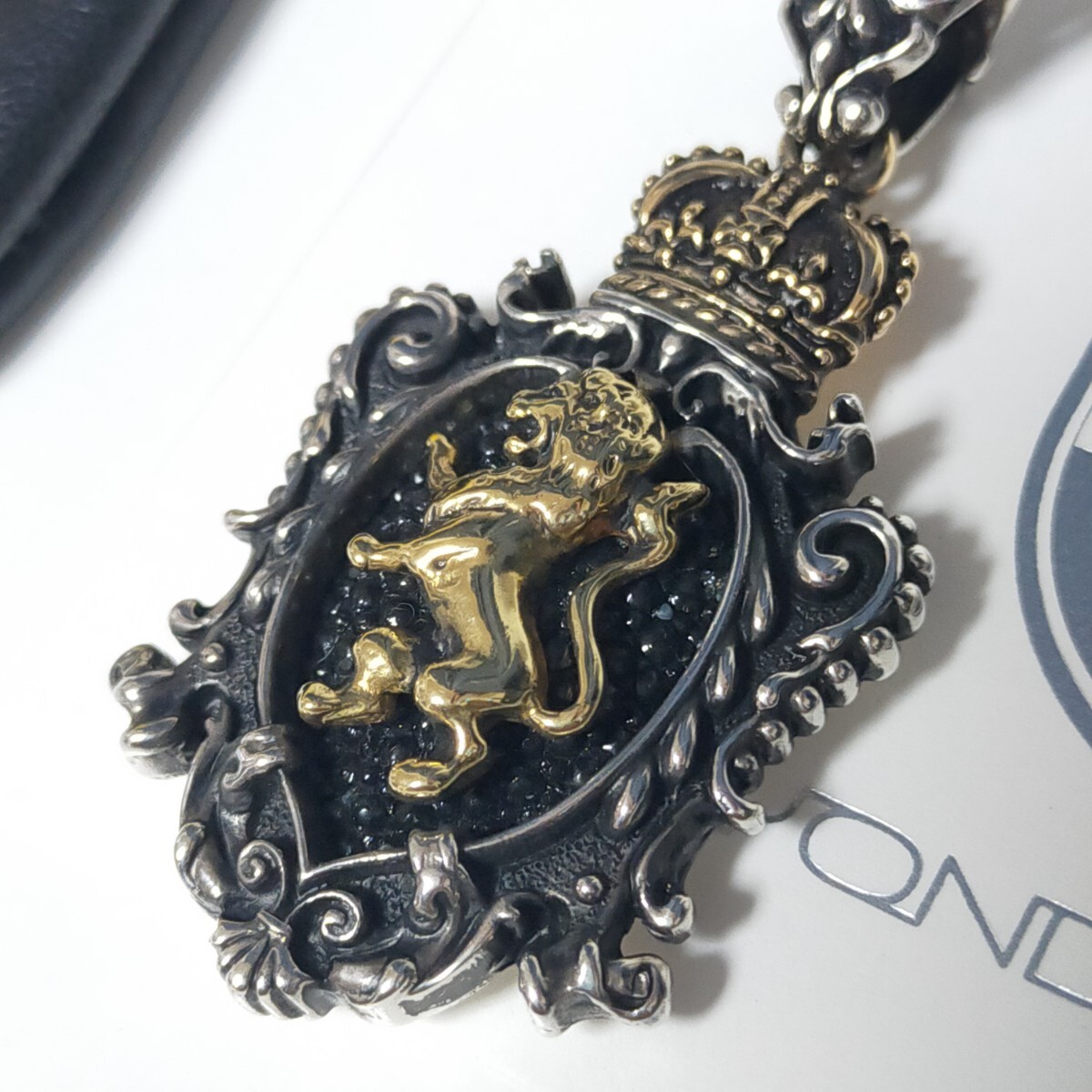 Leathers and Treasures レザーズアンドトレジャーズ レザトレ キングクラウンクレストインレイペンダント w/ライオン ネックレス 925 K18(シルバー)｜売買された ...