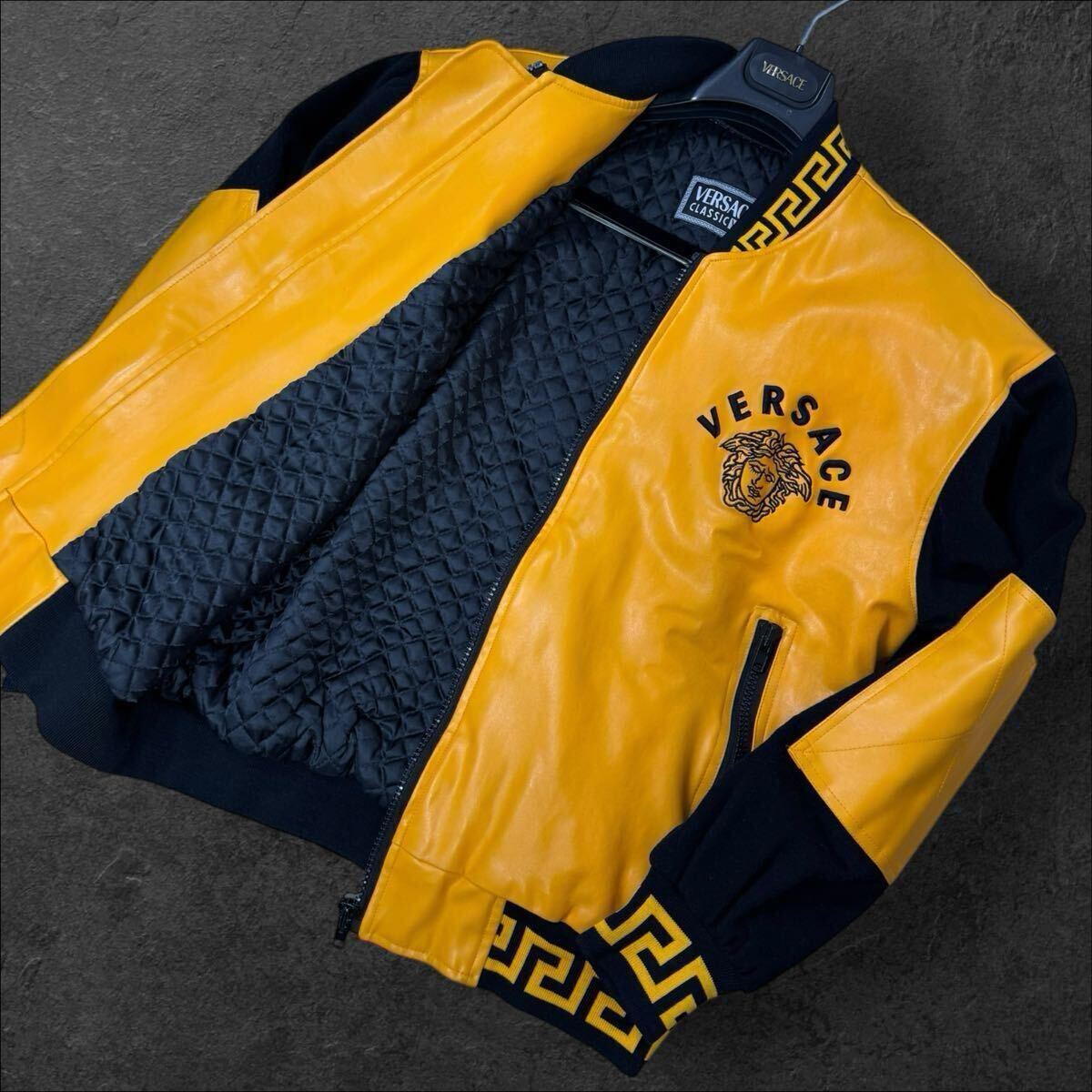 GE08 超弩級XXXL 別格 ヴェルサーチ VERSACE 溢れ出る世界観 ボンバージャケット レザー 本革 イエロー系メデューサ刺繍 ...