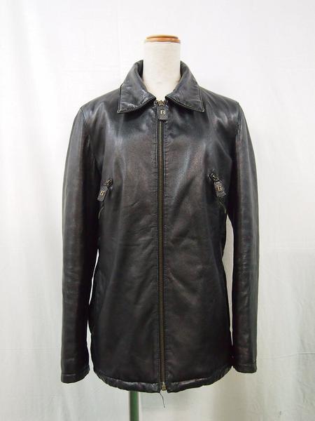 C93 FENDI レザージャケット コート 中綿 イタリア製 最高級(コート)｜売買されたオークション情報、yahooの商品情報をアーカイブ公開 - オークファン（aucfan.com）