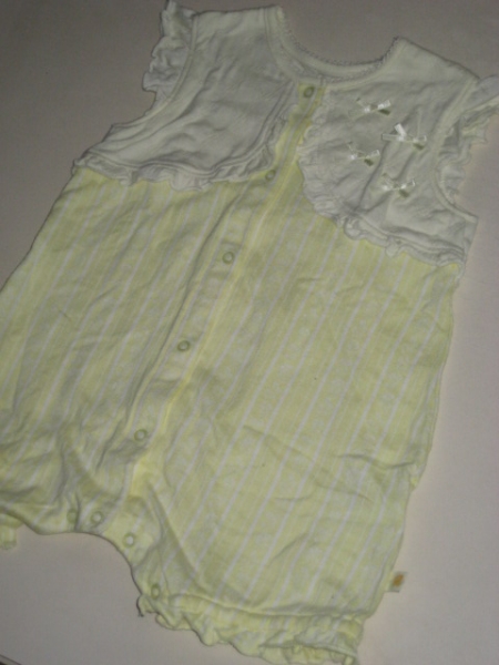 bebe reductionべべ 70cmノースリーブロンパース 黄色(ロンパース)｜売買されたオークション情報、yahooの商品情報をアーカイブ公開 - オークファン（aucfan.com）