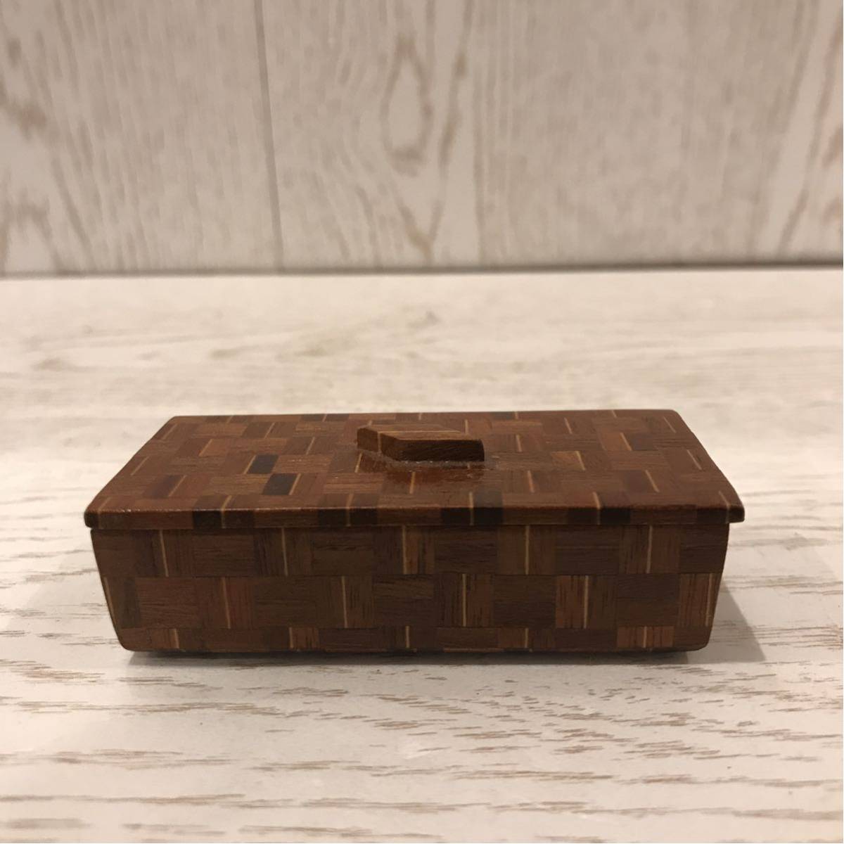 同梱不可 箱根 寄木細工 無垢 蓋付 楊枝入れ 小箱 小物入れ 木象嵌 爪楊枝 つまようじ 伝統工芸 美術品 日本 和 古民家 昭和レトロ ...