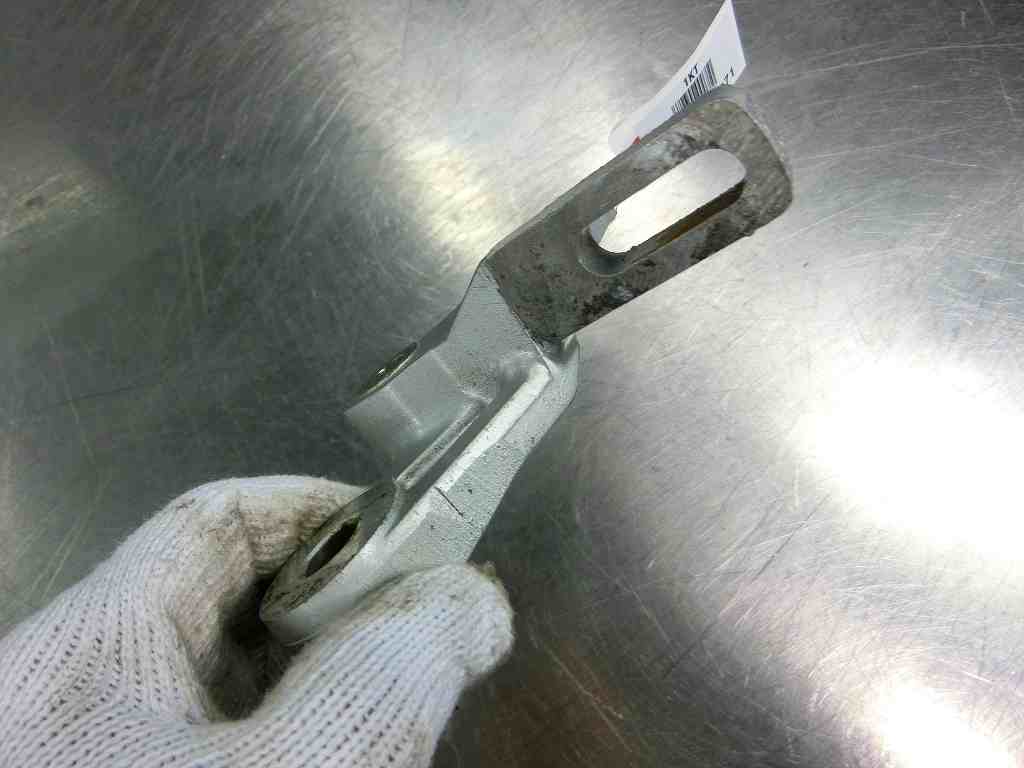 TZR250 リアブレーキキャリパーサポート 1KT(その他)｜売買されたオークション情報、yahooの商品情報をアーカイブ公開 - オークファン（aucfan.com）