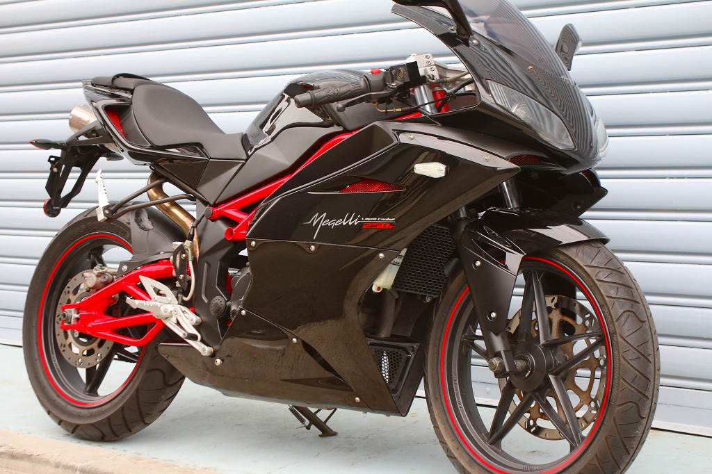 メガリ Megelli 250R/ライトウェイトスポーツ/実走行車両たったの2100km /しかもノーマルの未転倒車/写真多数掲載(オートバイ ...