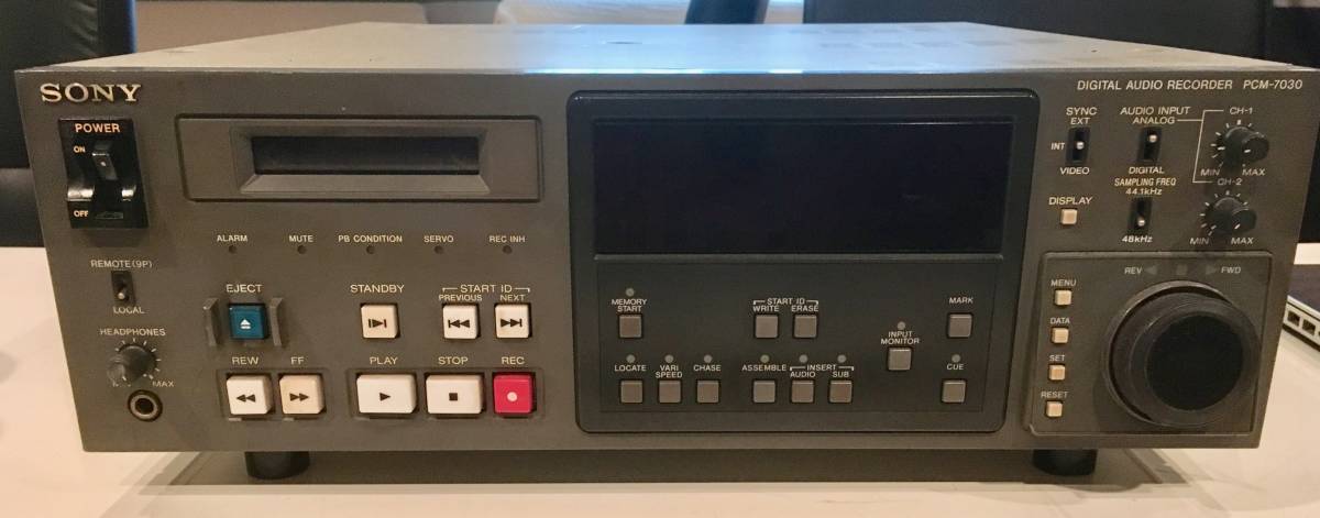 SONY PCM-7030 業務用DATレコーダー ジャンク品(DAT機器)｜売買されたオークション情報、yahooの商品情報をアーカイブ公開 ...