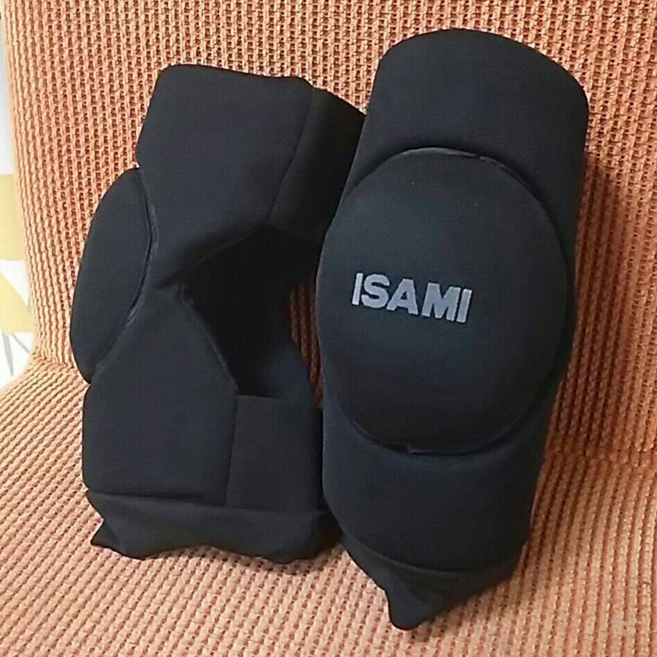 ISAMIイサミ エルボーガード ひじサポーター／プロテクター フリーサイズ 検索キックボクシング 空手 グローブ ミット ニー レガース(ボクシング)｜売買されたオークション情報、yahoo ...