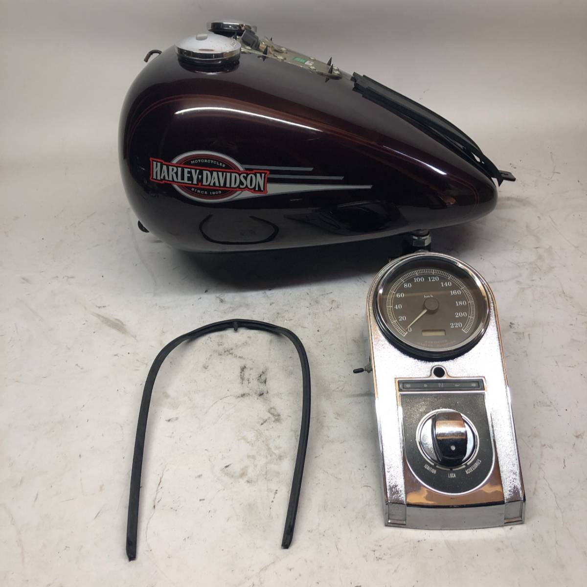 ハーレーダビッドソン ヘリテイジ ソフテイル 純正タンク キャブ車 コック付き メーターパネル FXST FLST(ハーレーダビッドソン用)｜売買されたオークション情報、yahooの商品情報を ...