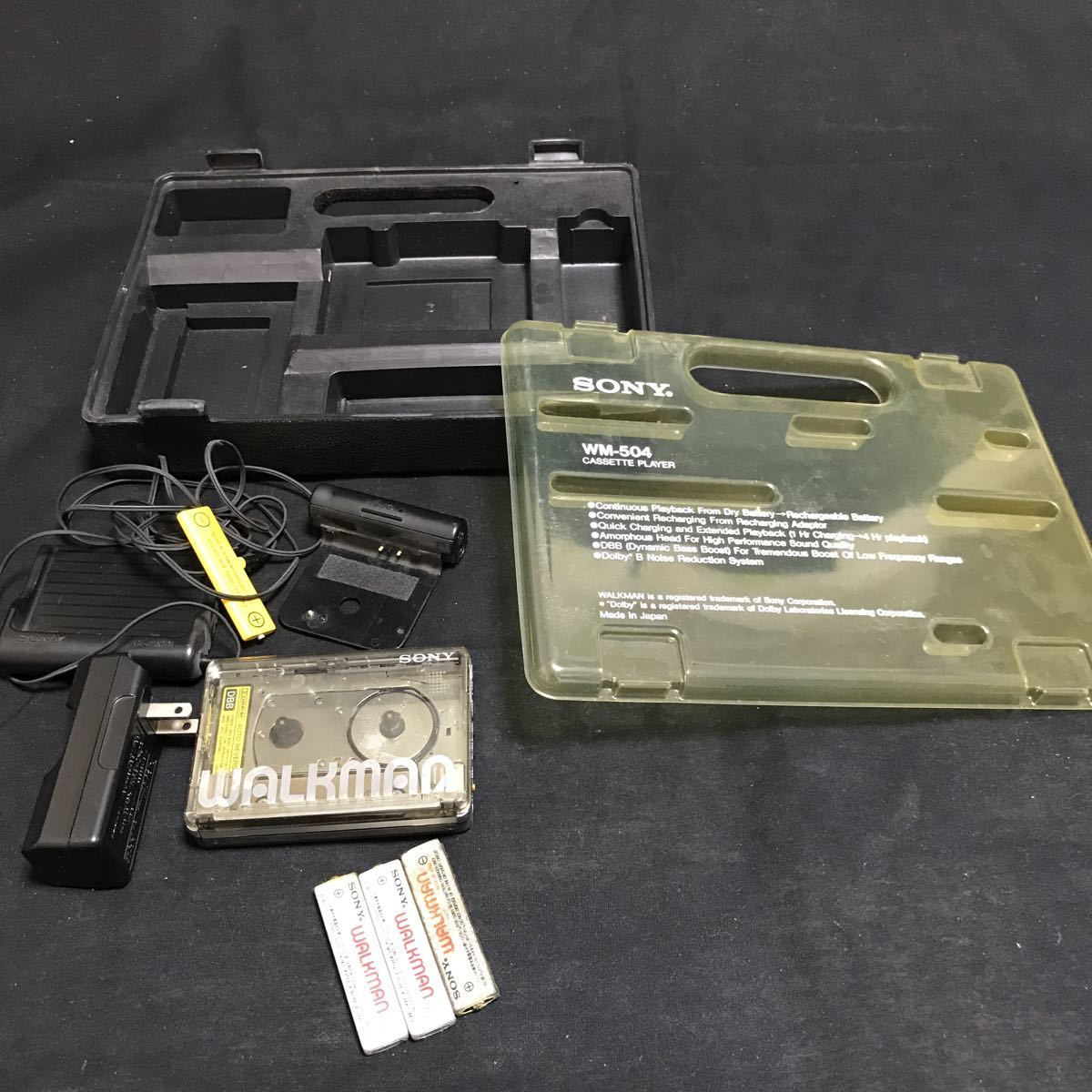 '87 SONY WM-504 カセットプレーヤー Walkman スケルトンウォークマン 充電器等あり ケース付き 電池蓋壊れあり 再生不可 ...