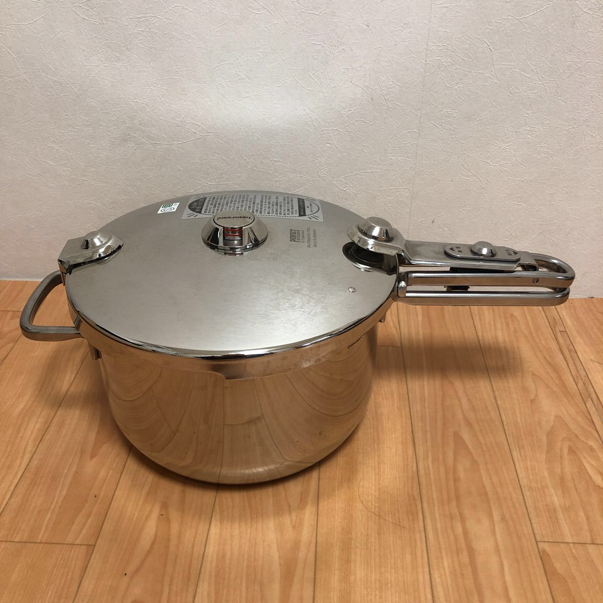Tupperware タッパーウェア PERFECT KITCHEN パーフェクトキッチン TRANSTHERM 圧力鍋 5L(圧力鍋)｜売買されたオークション情報、yahooの商品情報を ...