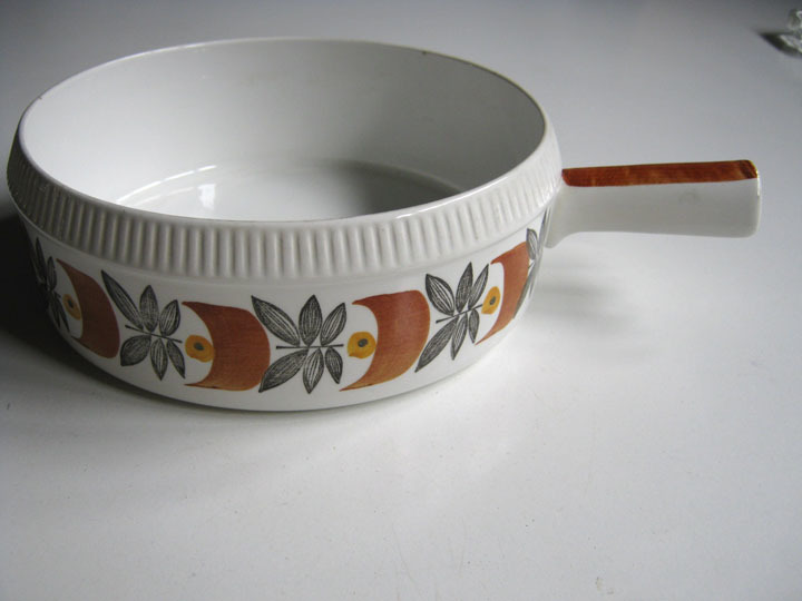 在庫整理 セール 北欧雑貨 スウェーデン Rorstrand 陶器 オーブン皿(アラビア)｜売買されたオークション情報、yahooの商品情報をアーカイブ公開 - オークファン（aucfan.com）