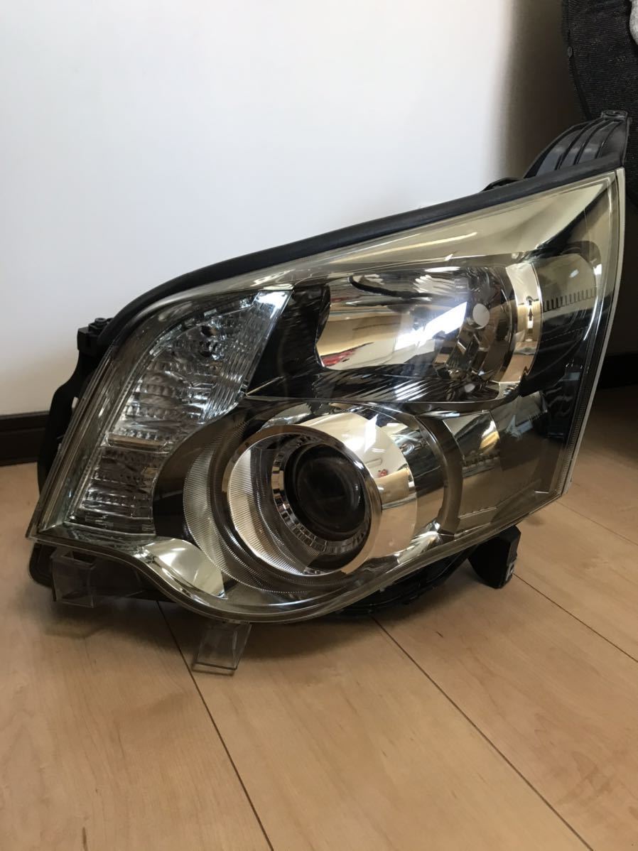 トヨタ ノア 70系後期 左ヘッドライト DBA-ZRR70W(ヘッドライト)｜売買されたオークション情報、yahooの商品情報をアーカイブ ...