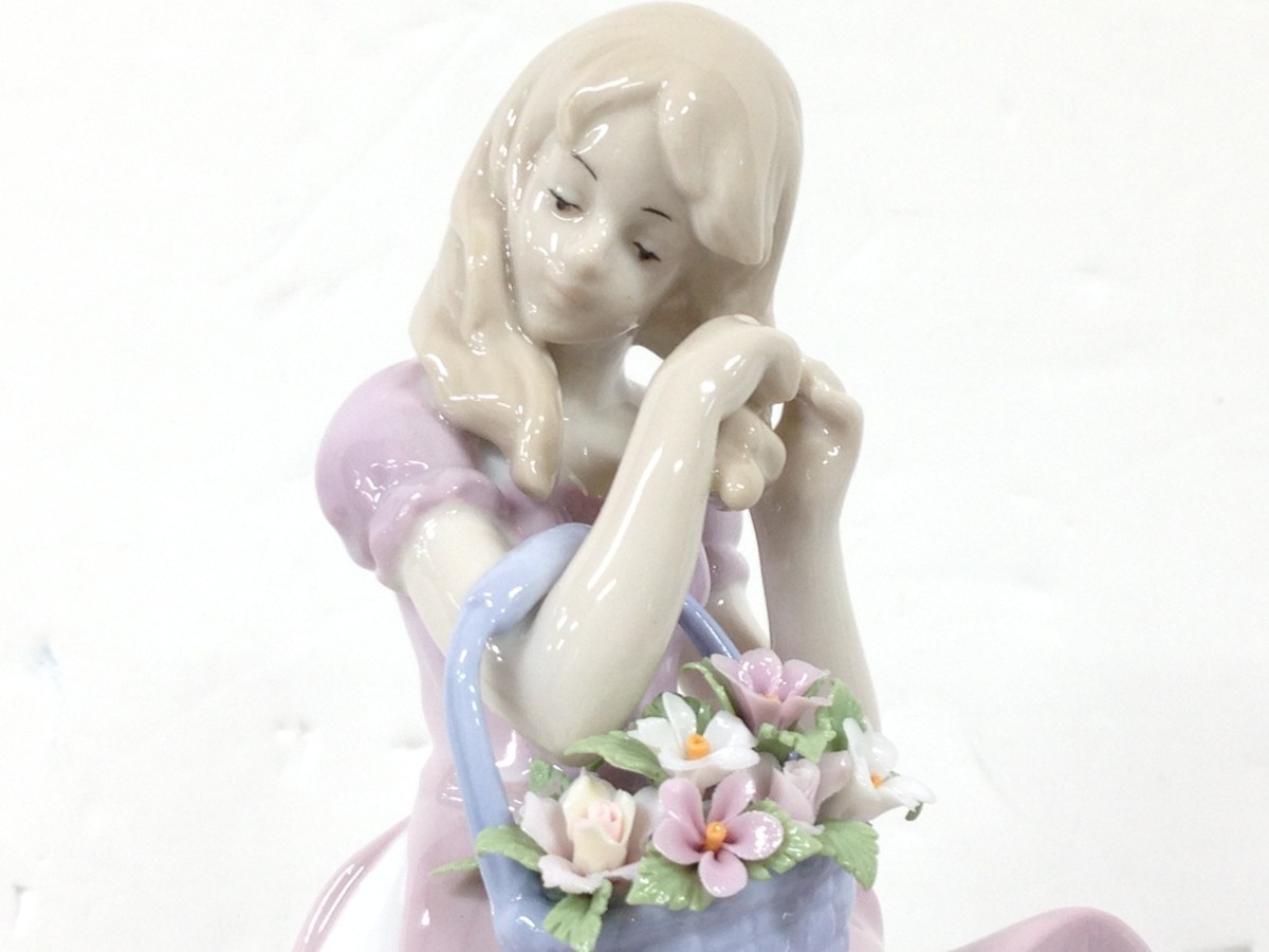 Savoir Vivre サボアビーブル 女の子 花 置物 オブジェ 200207OJR0204-00000-Y196-01980(置物 ...
