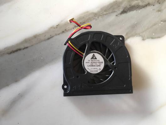 パーツ 富士通 LIFEBOOK AH52/C AH52/CT AH53/C AH54/D 等 冷却CPUファン2 管：KDB05105HB ...
