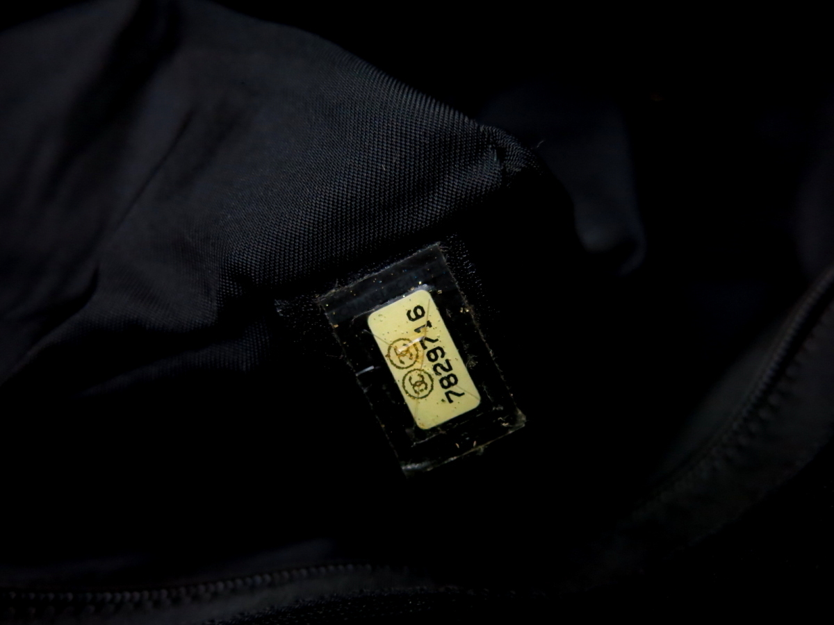 超 CHANEL シャネル ニュートラベル ライン ナイロン カーフ レザー 本革 トート バッグ 黒 肩掛け A4 OK 書類 かばん 16795(ハンドバッグ)｜売買されたオークション情報 ...