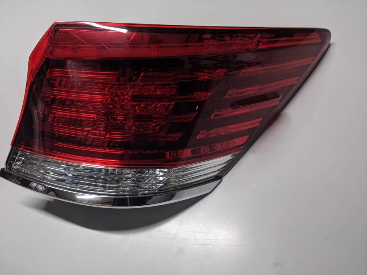 クラウン ロイヤル GRS210 前期 純正 右 テールライト STANLEY30-404(テールライト)｜売買されたオークション情報 ...