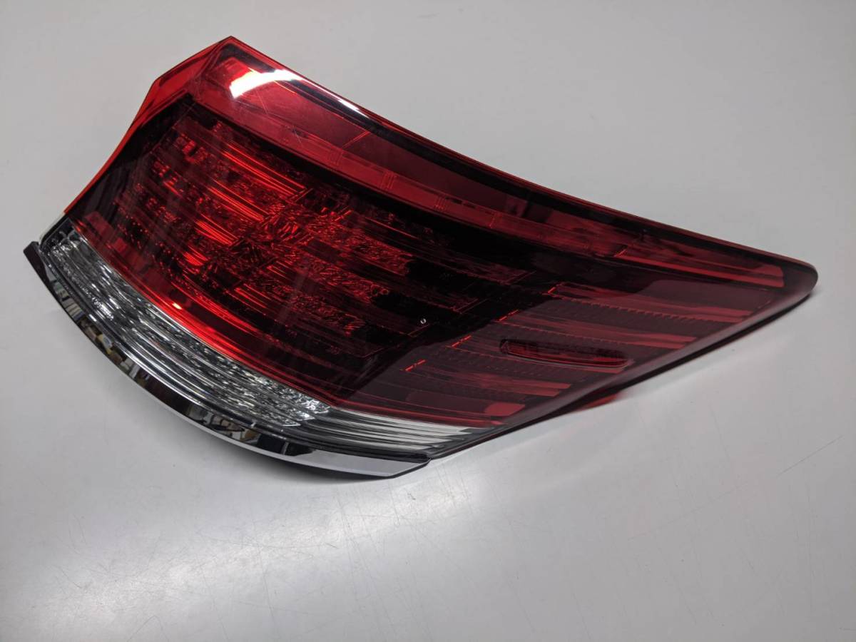 クラウン ロイヤル GRS210 前期 純正 右 テールライト STANLEY30-404(テールライト)｜売買されたオークション情報 ...