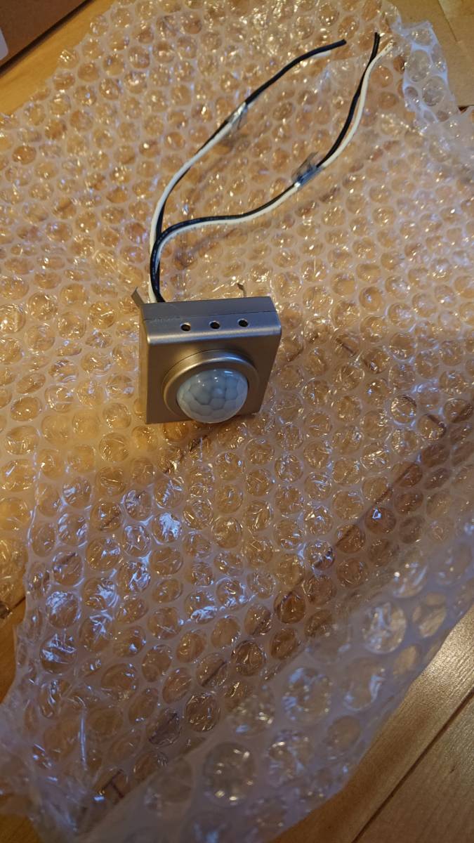 タカショー LEDIUS ローボルト 人感センサー HEC-080G(照明)｜売買されたオークション情報、yahooの商品情報をアーカイブ公開 - オークファン（aucfan.com）