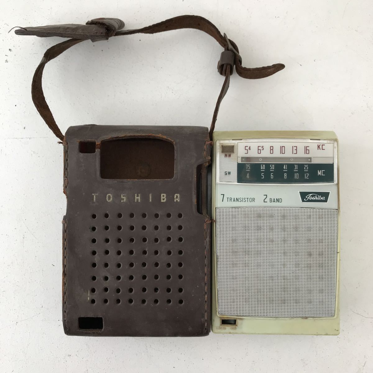 東芝 TOSHIBA トランジスタラジオ 7TP-415S ポケットラジオ 携帯ラジオ レトロ カバー付 ジャンク品 M-915(一般)｜売買されたオークション情報、yahooの商品情報を ...