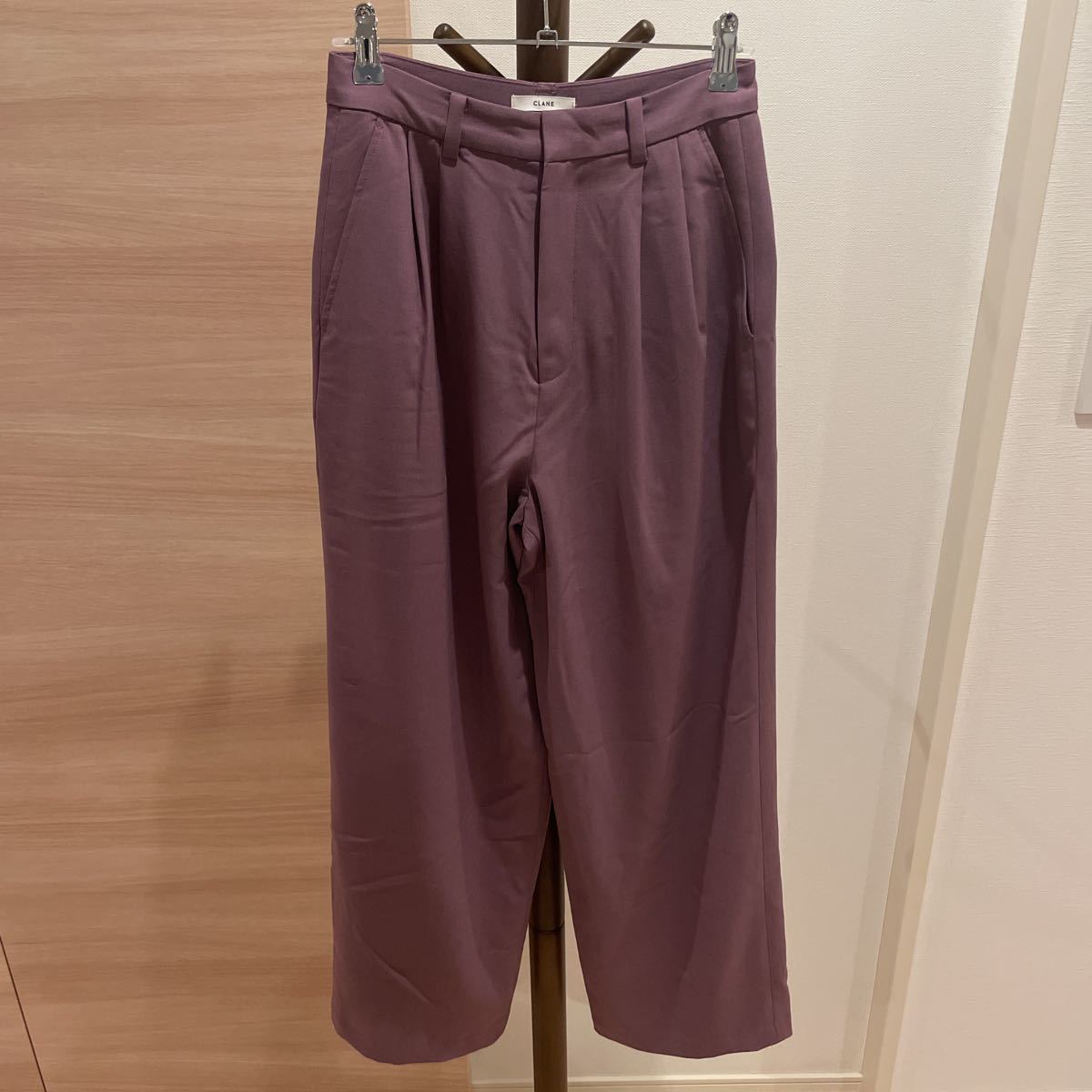 CLANE BASIC TUCK PANTS クラネ サイズ1(Mサイズ)｜売買されたオークション情報、yahooの商品情報をアーカイブ公開 ...