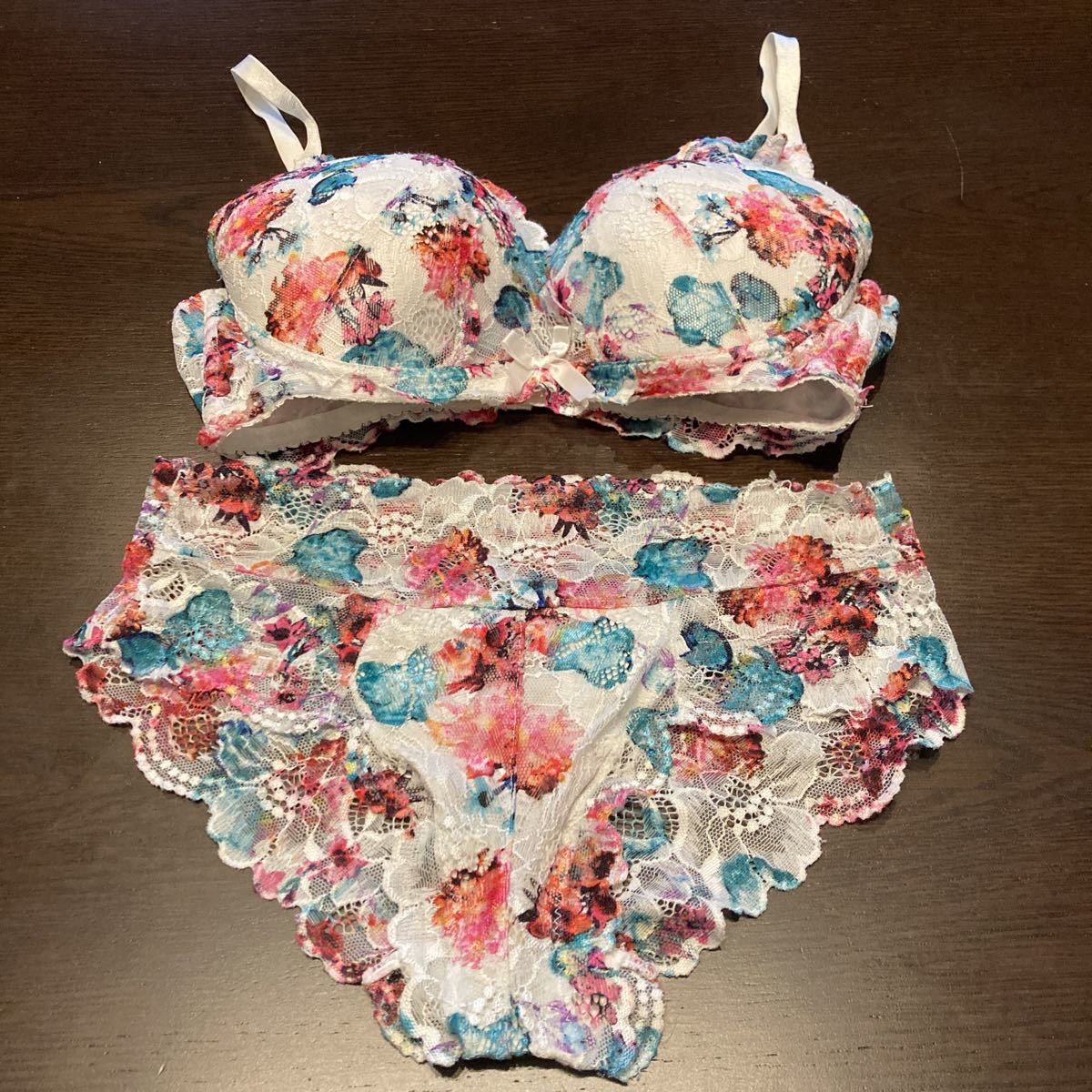 自宅整理品 aimer feel E75ブラ&ショーツL(75)｜売買されたオークション情報、yahooの商品情報をアーカイブ公開 - オークファン（aucfan.com）