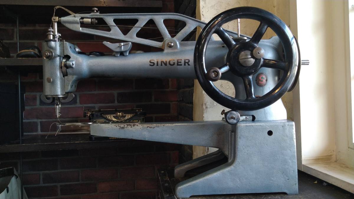 ビンテージ シンガー 八方ミシン ロングアーム 工業用ミシン SINGER 29k72 完全オーバーホール済みすいすい縫えてすぐにお使い ...
