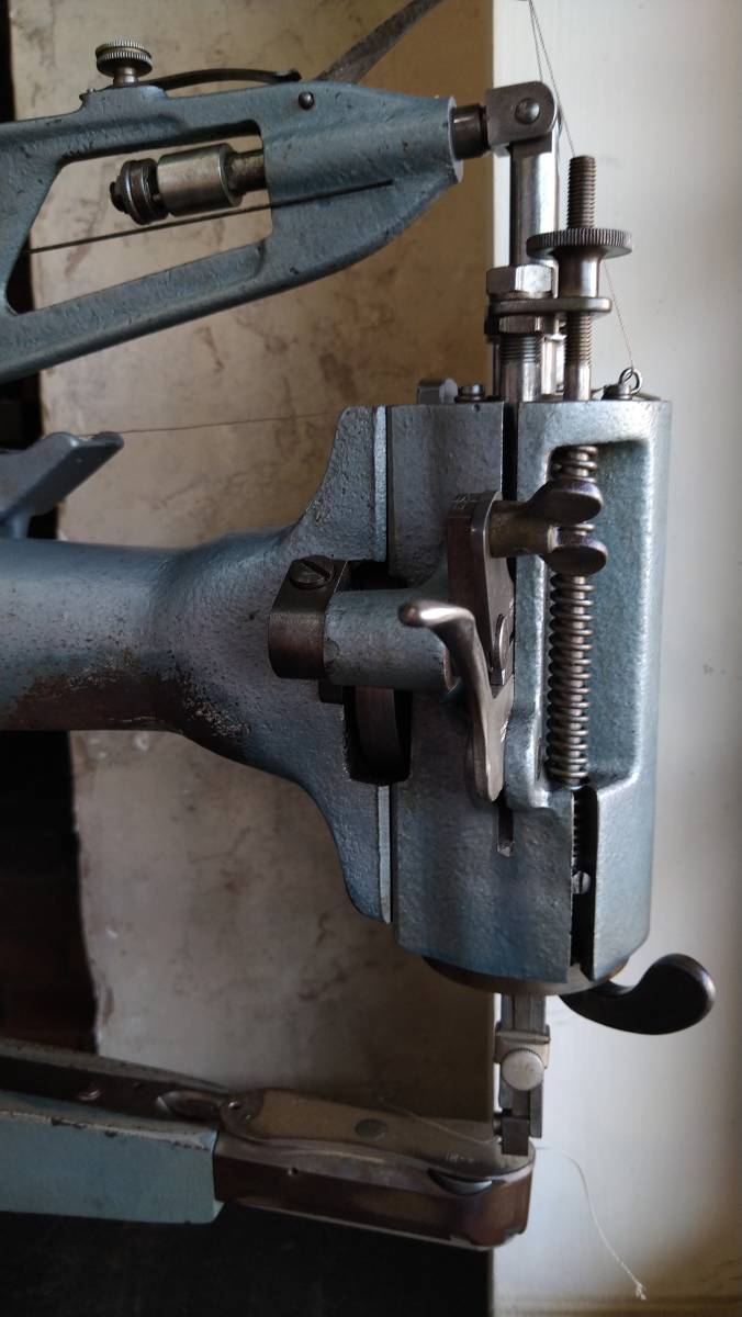 ビンテージ シンガー 八方ミシン ロングアーム 工業用ミシン SINGER 29k72 完全オーバーホール済みすいすい縫えてすぐにお使い ...