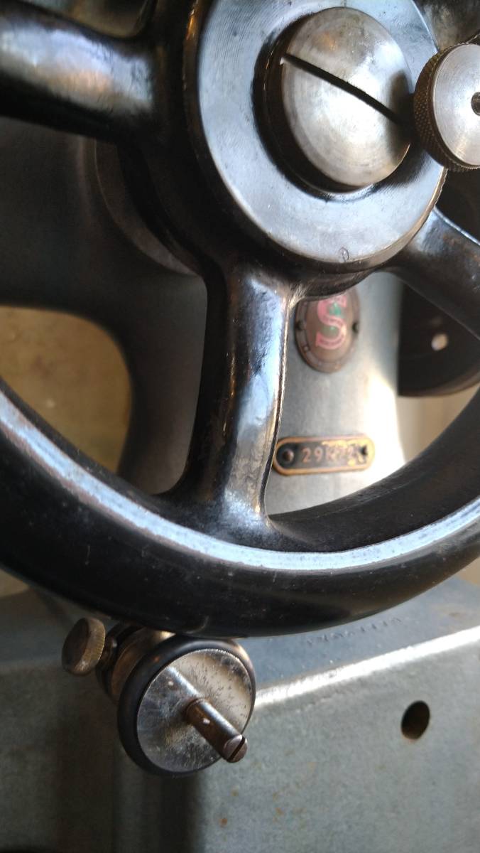 ビンテージ シンガー 八方ミシン ロングアーム 工業用ミシン SINGER 29k72 完全オーバーホール済みすいすい縫えてすぐにお使い ...